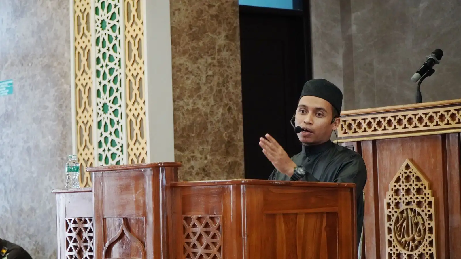 Pengajian Rutin, Ust. Syaikh Maulana Husen Al Muqri Bin Ismail Isi ...